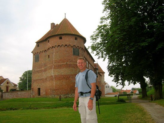 Not even a single soul (@fin_bar) | Minds